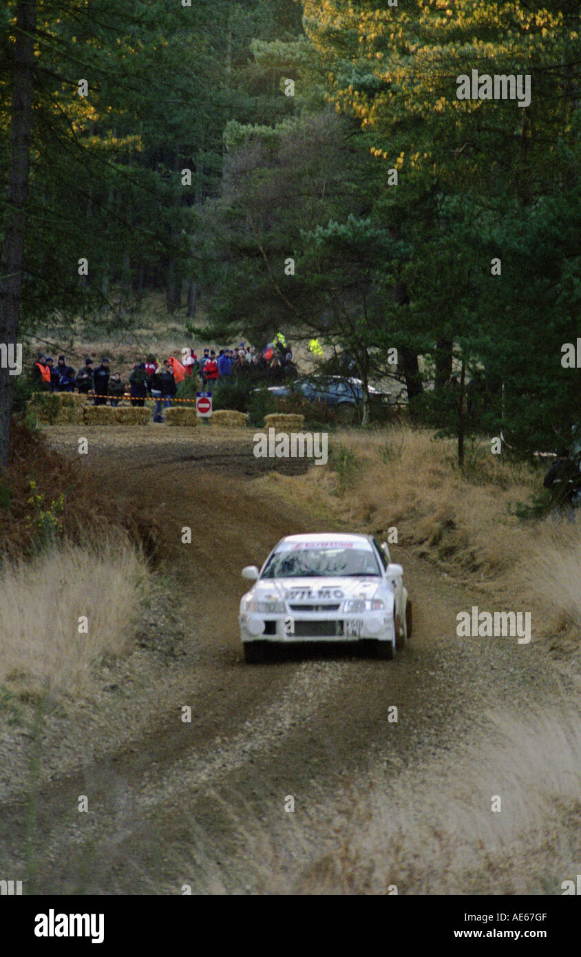 Spectators watching a competitor during the 2006 Rallye Sunseeker Stock ...