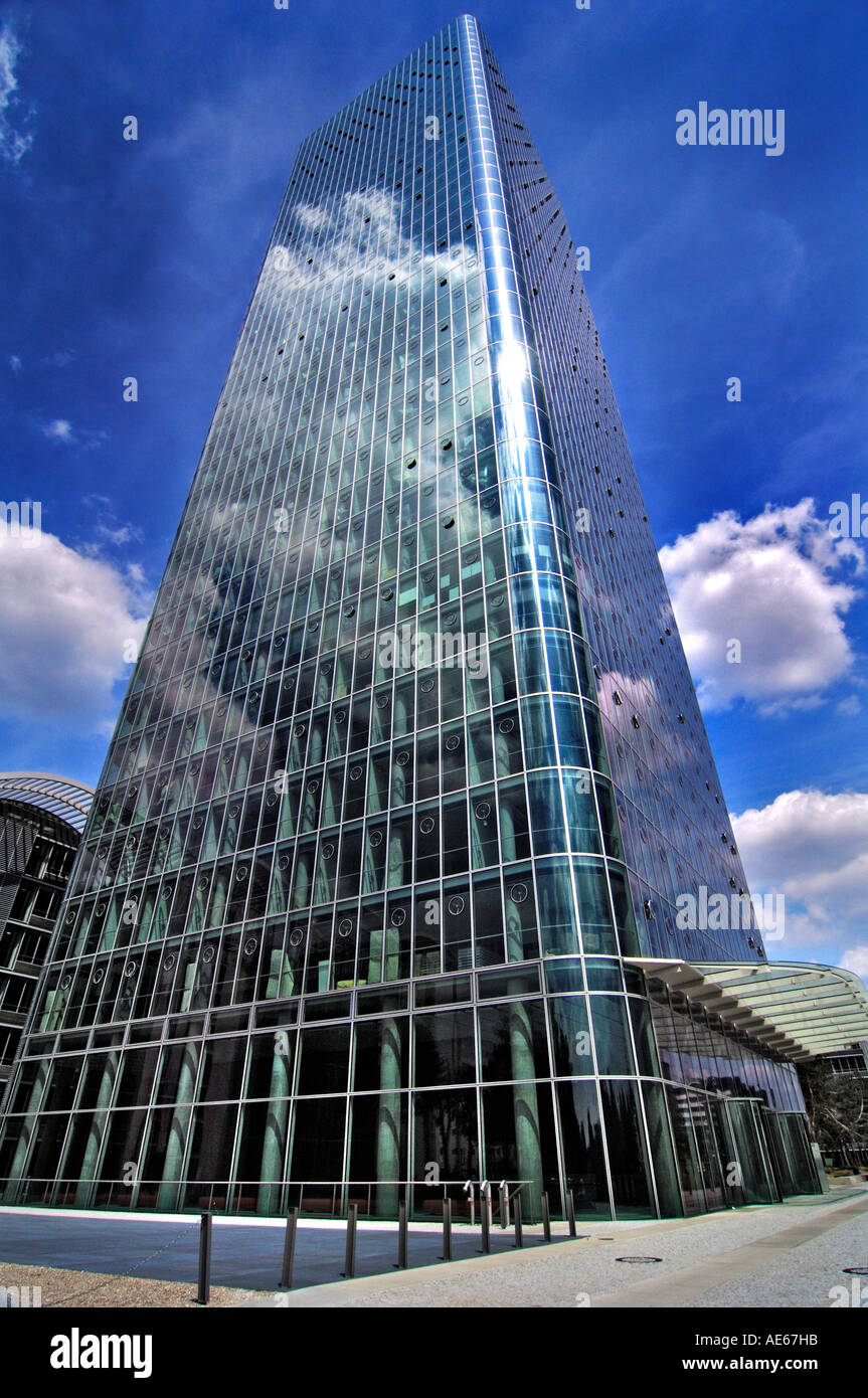 O2 O-2 headquarters Munich Stock Photo - Alamy