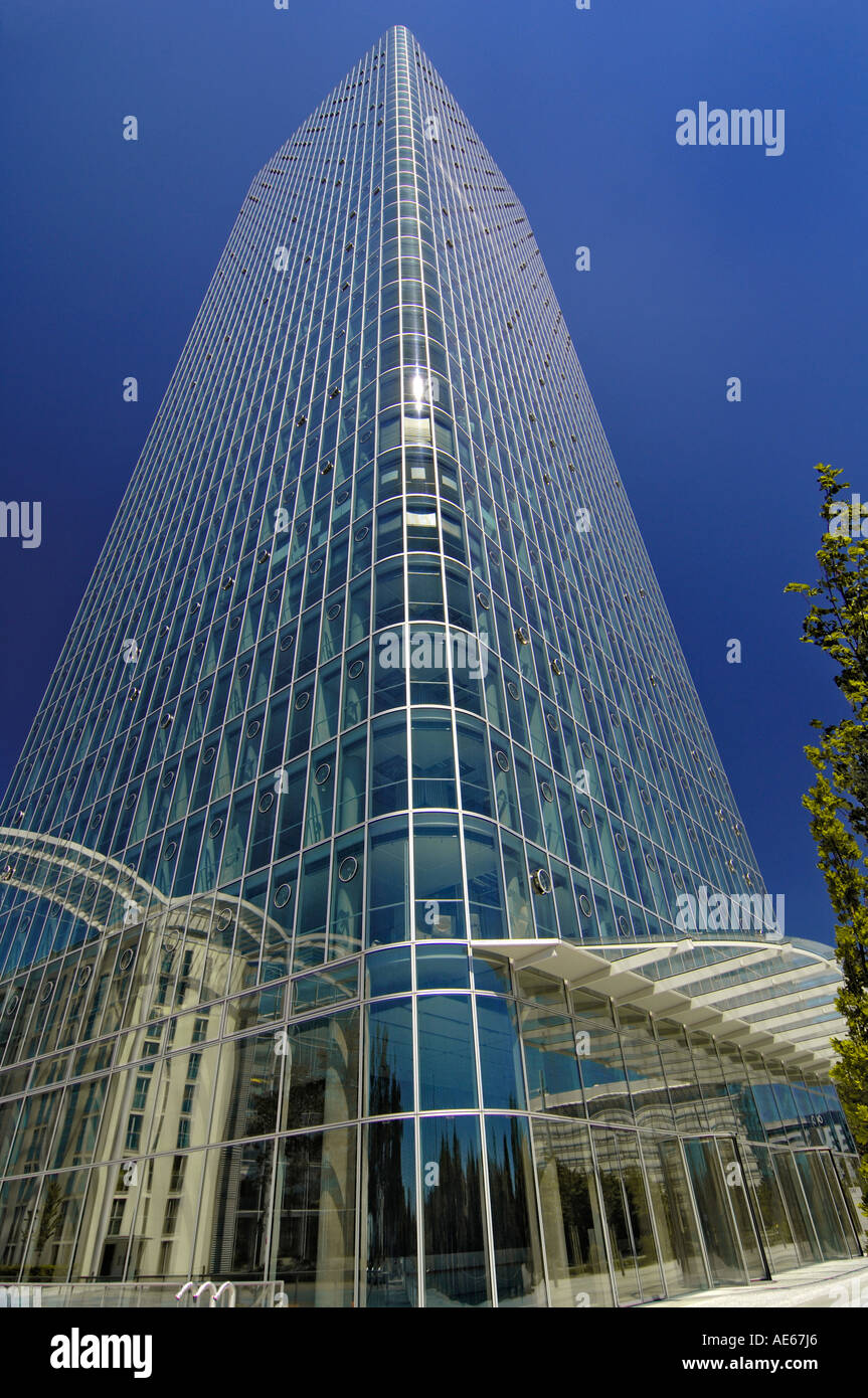 O2 O-2 headquarters Munich-Bavaria-Germany Stock Photo - Alamy