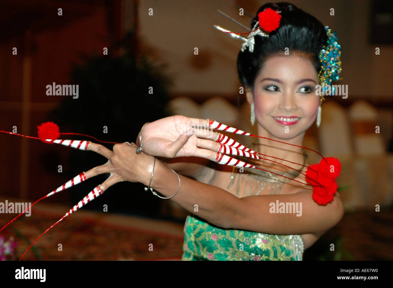 Thai finger dance hi-res stock photography and images - Alamy