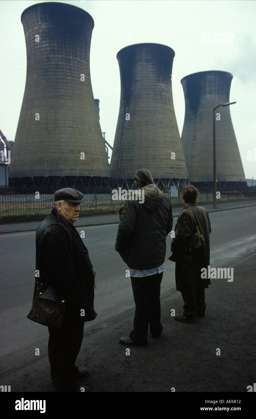 Bus workers 1980s hi-res stock photography and images - Alamy