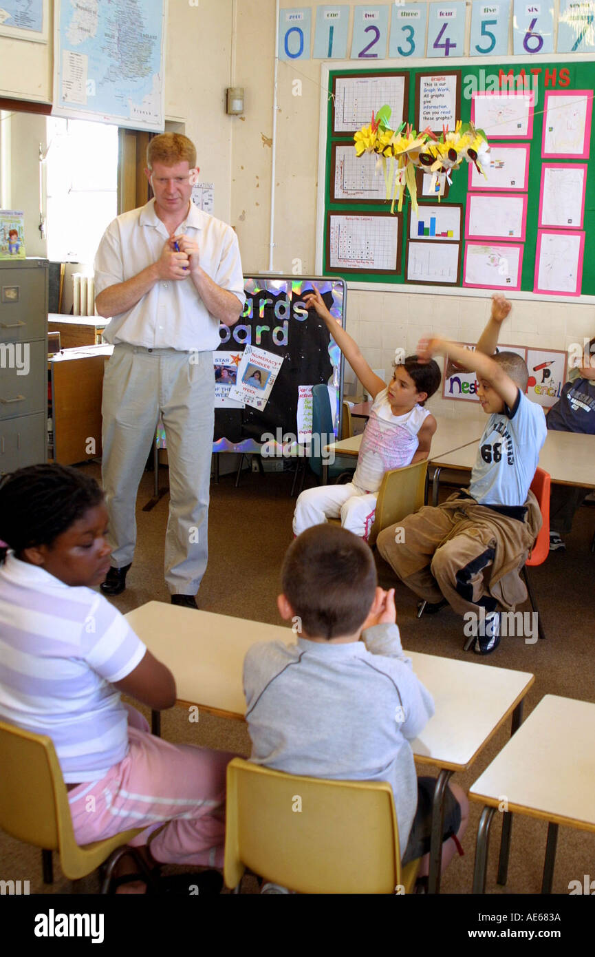 Primary school children 8 year old in maths class Stock Photo - Alamy