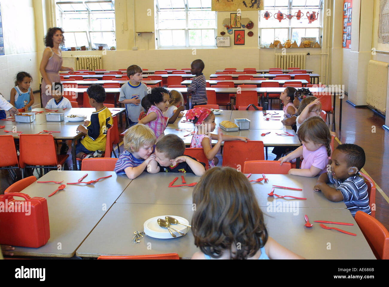 Mealtime nursery school hi-res stock photography and images - Alamy