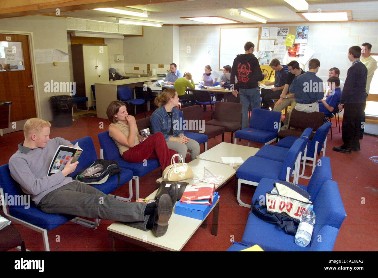 Sixth form common room hi-res stock photography and images - Alamy