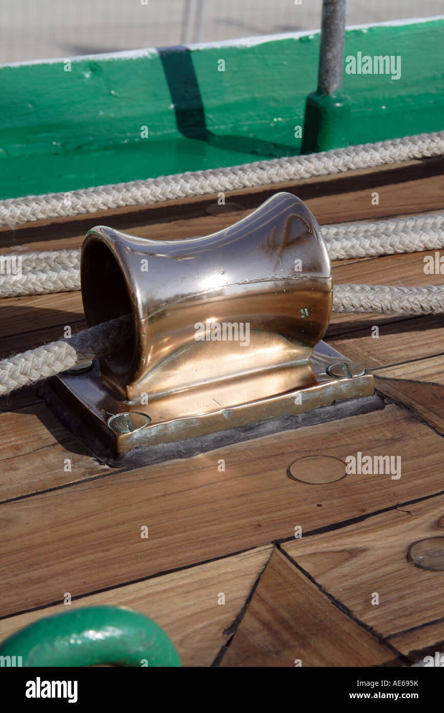 Ropes holder hi-res stock photography and images - Alamy
