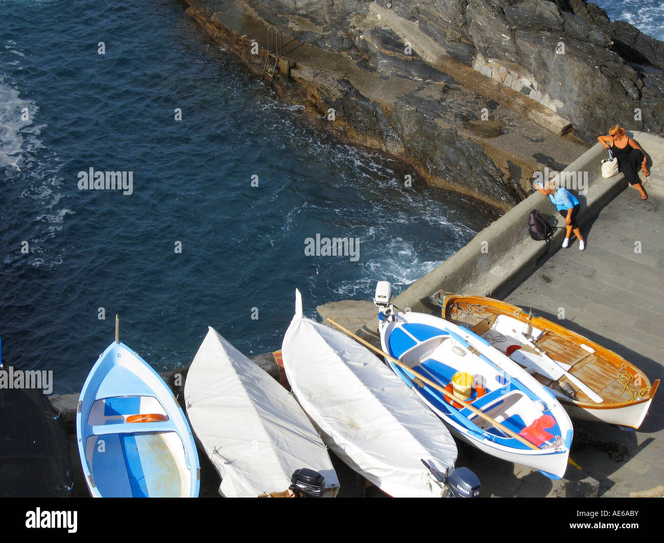 Riomaggiore to manarola coastal walk hi-res stock photography and ...