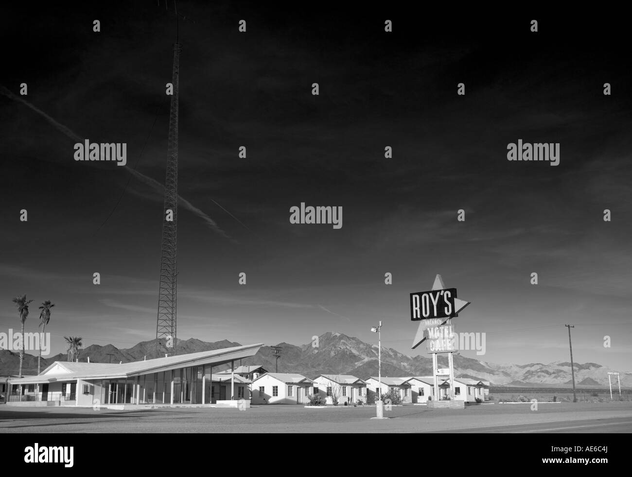 Roy s Motel and gas station in Amboy CA Stock Photo - Alamy