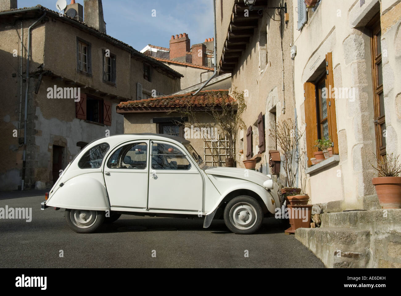 Image of a White Citroen 2CV Stock Photo - Alamy