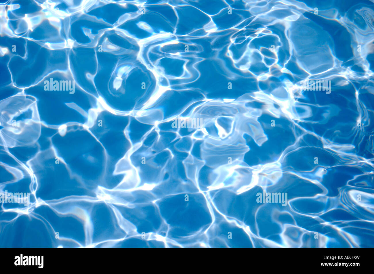 Light shimmering lake water shimmer hi-res stock photography and images ...