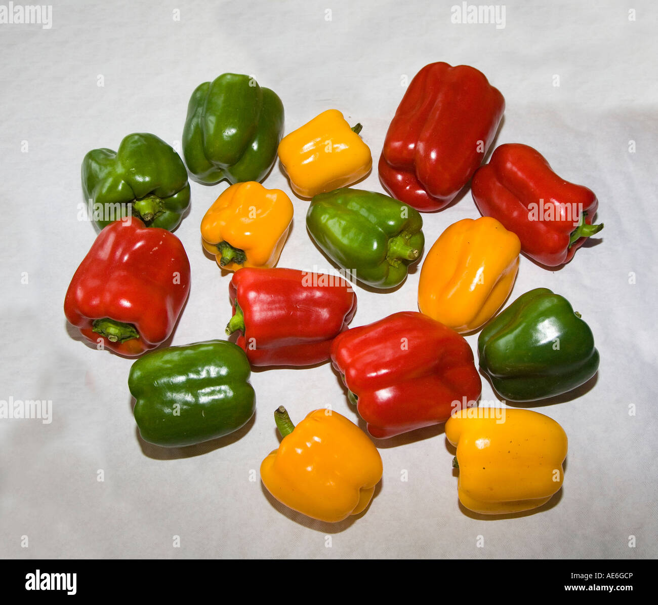 Mixed colour bell pepper hi-res stock photography and images - Alamy