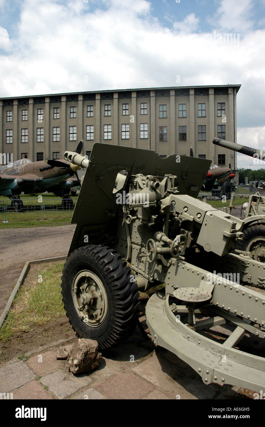 Canadian howitzer mk-2 87,6 mm calibre Stock Photo - Alamy