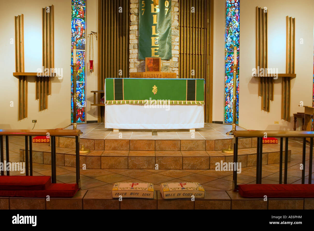Interior of Anglican Church Stock Photo - Alamy