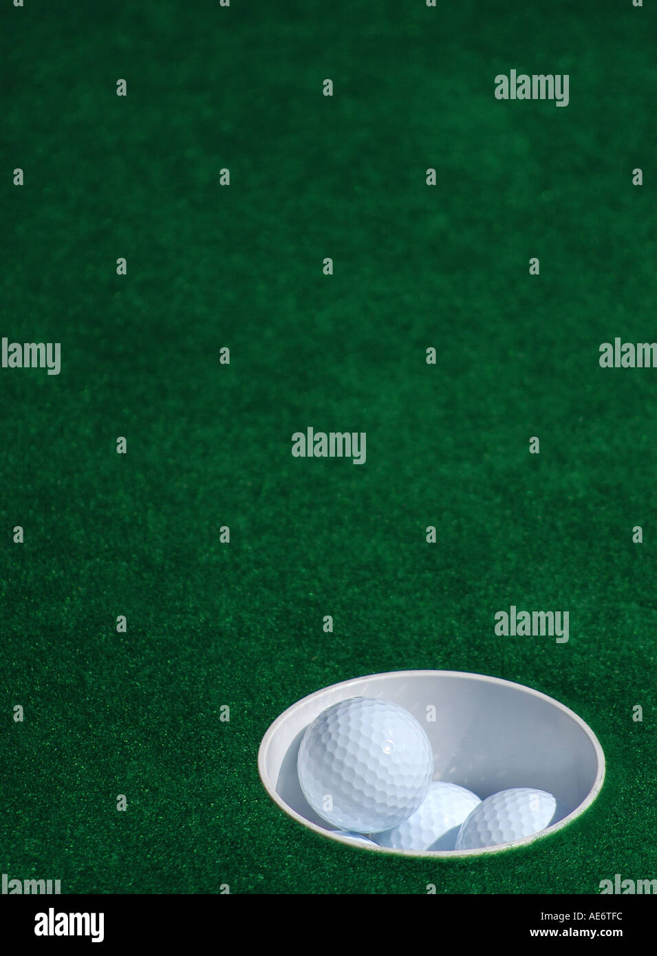 Shallow cup nest hi-res stock photography and images - Alamy