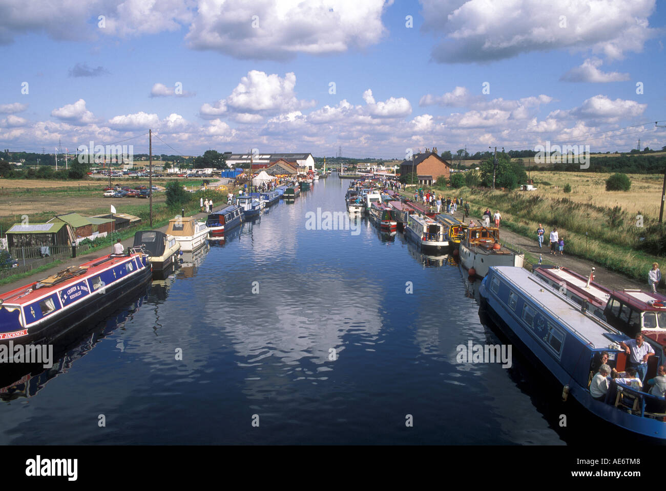 Inland boats hi-res stock photography and images - Alamy