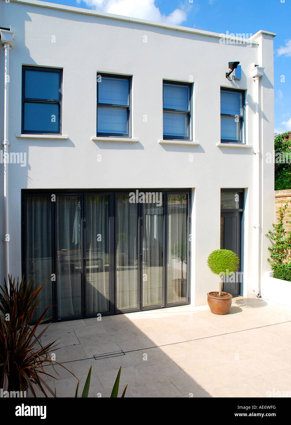 Front Elevation of a modern home. Picture by Patrick Steel patricksteel ...