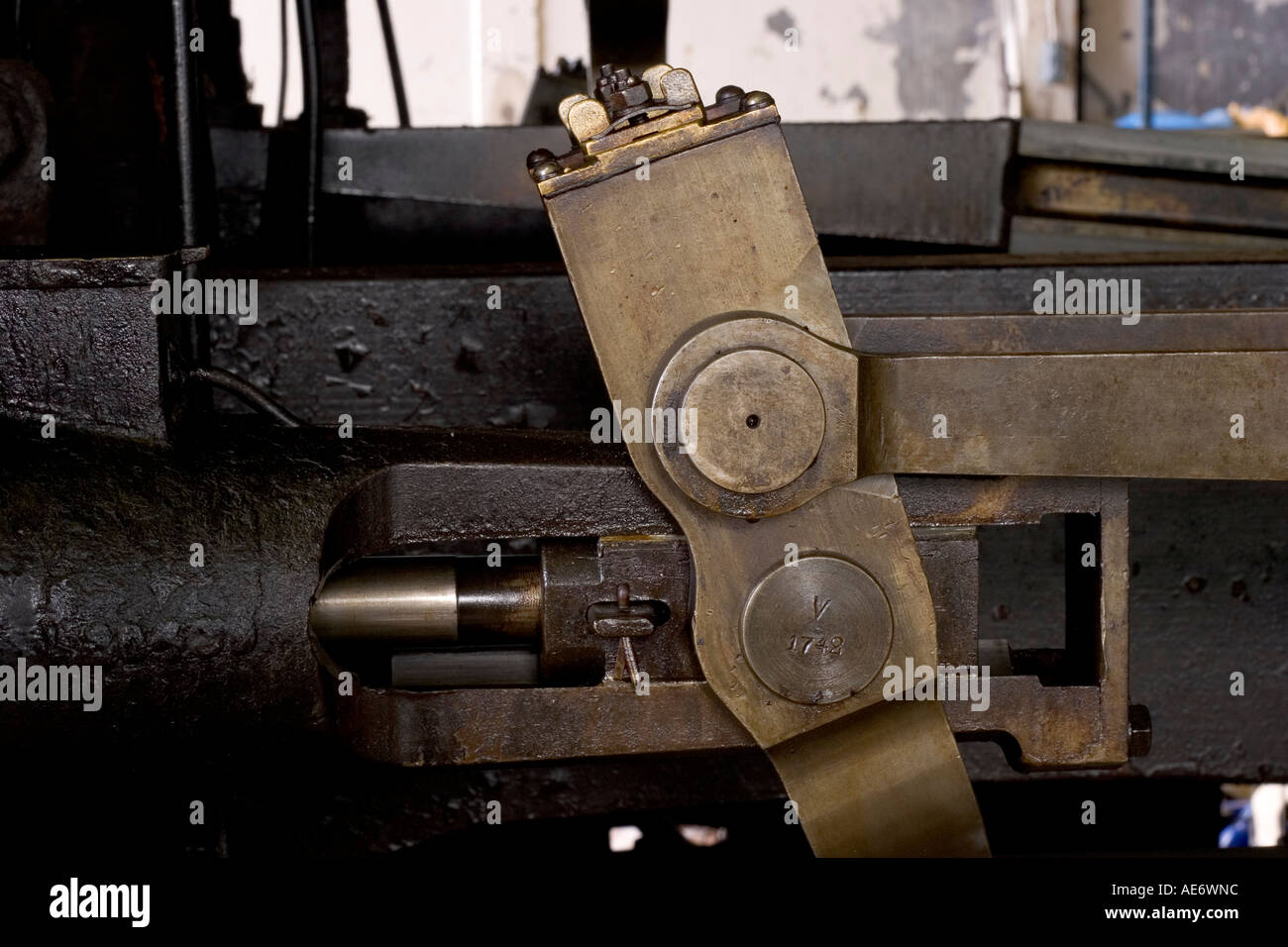 Cast metal components hi-res stock photography and images - Alamy