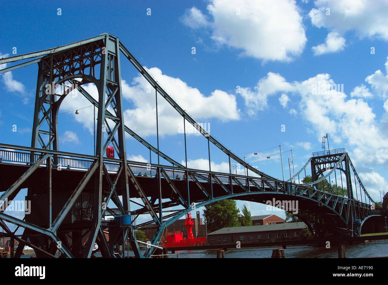 Kaiser Wilhelm Bridge in Wilhelmshaven was europes largest rotating ...