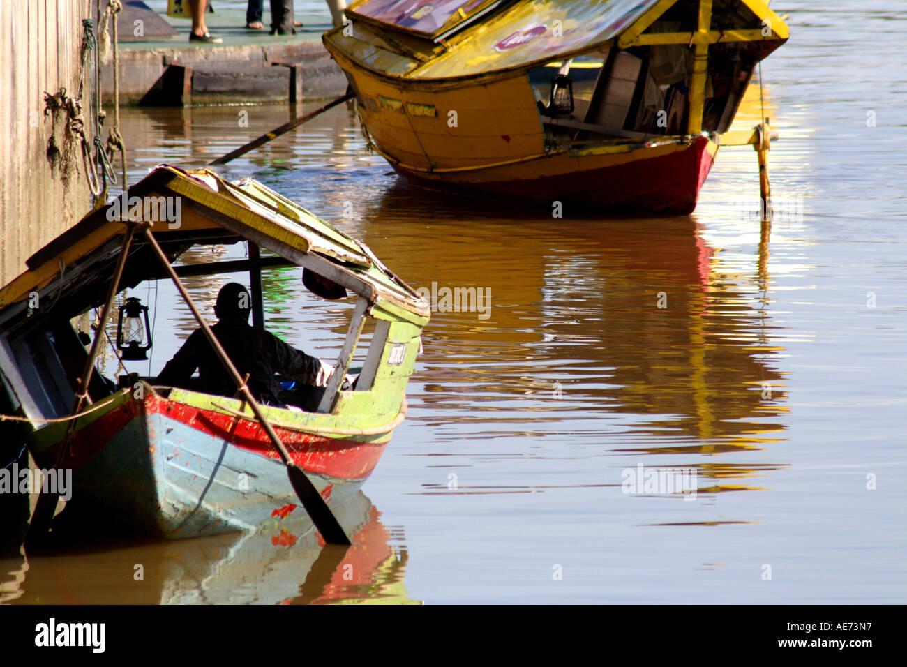 Sampan boat hi-res stock photography and images - Alamy