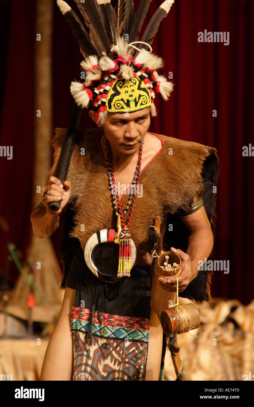 Sarawak Cultural Village, Orang Ulu Tribe Kanjet Ngeleput Blowgun ...