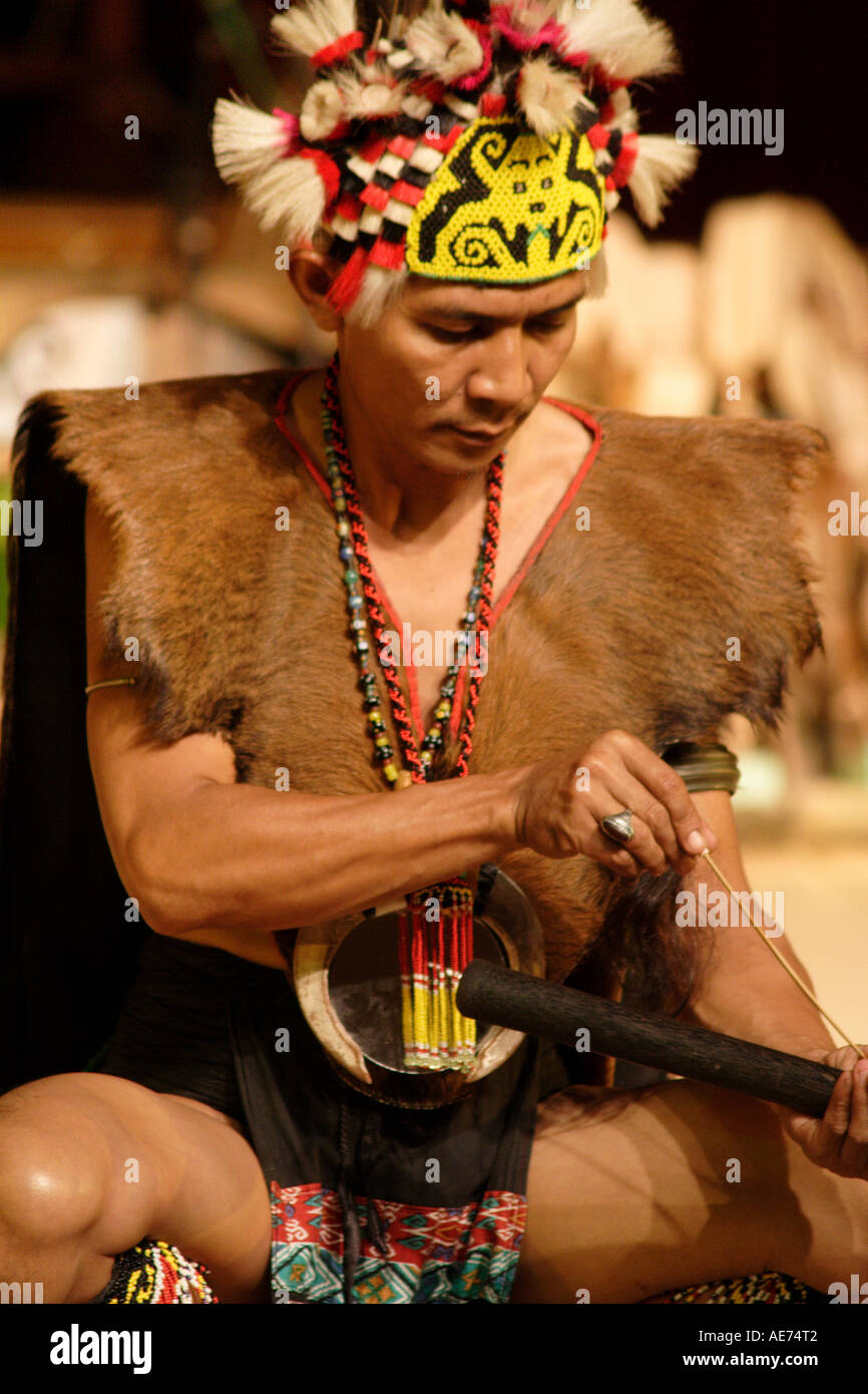 Sarawak Cultural Village, Orang Ulu Tribe Kanjet Ngeleput Blowgun ...