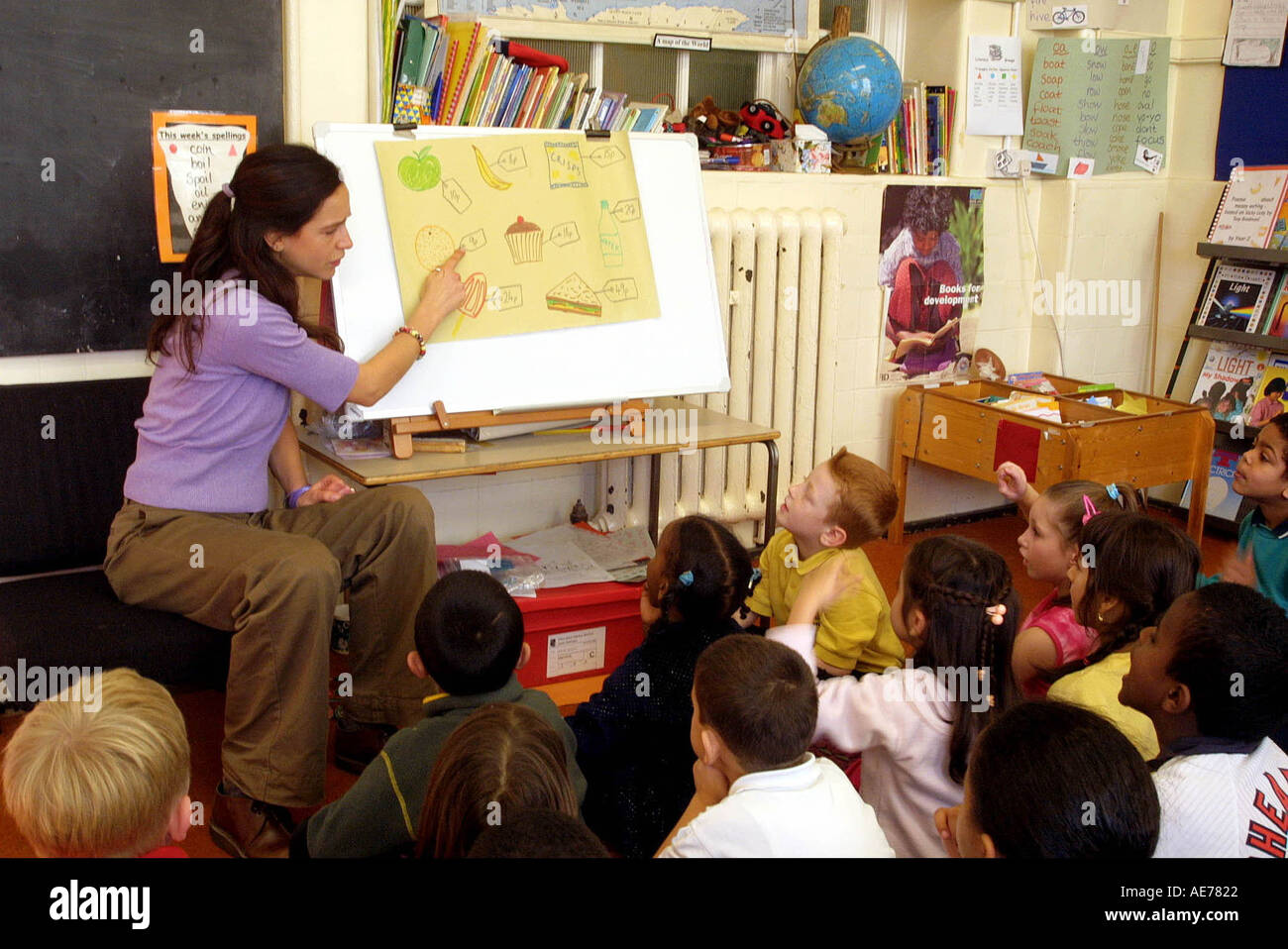 Primary school children 6 to 7 year old in maths class Stock Photo - Alamy