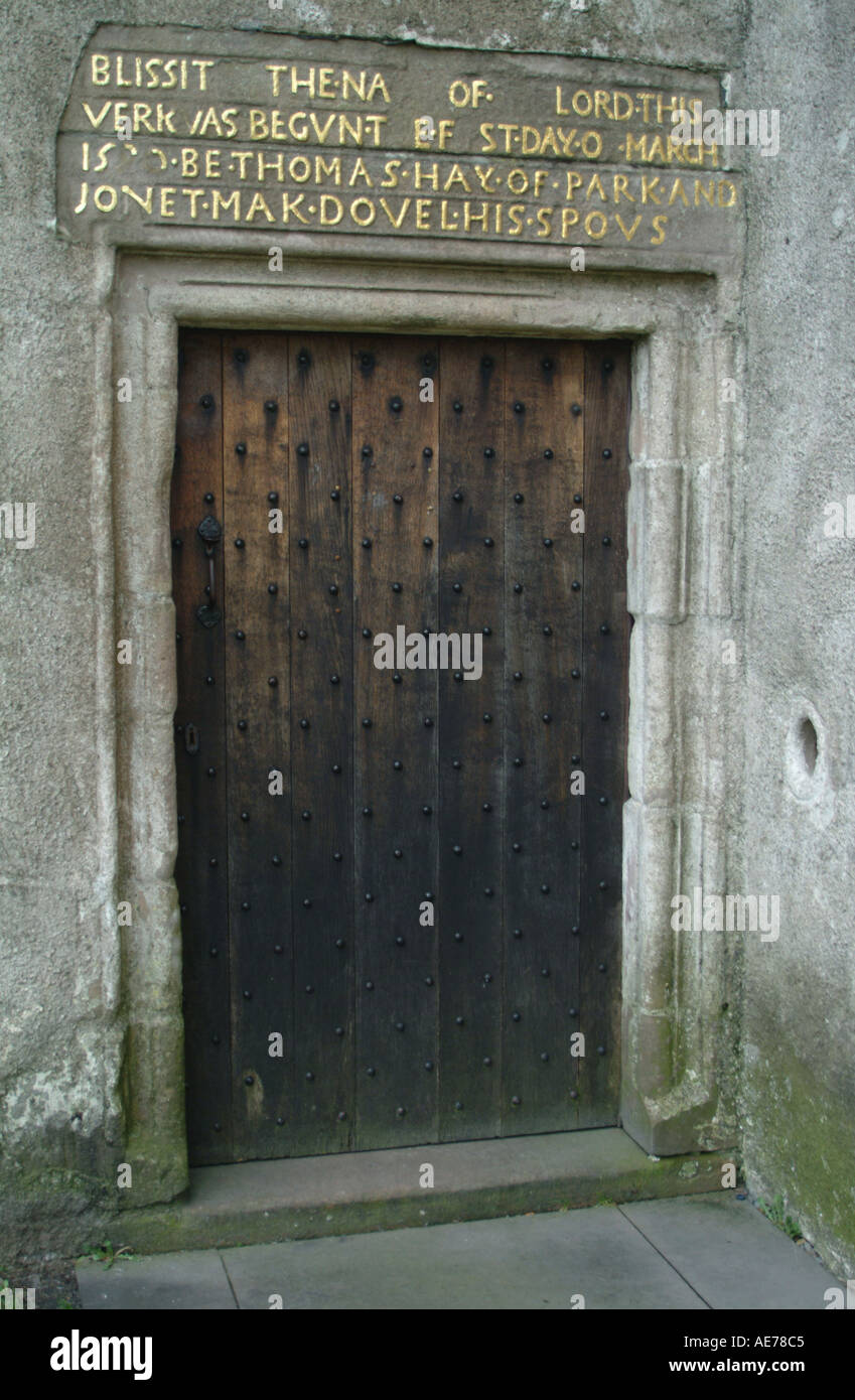 Locked castle door hi-res stock photography and images - Alamy