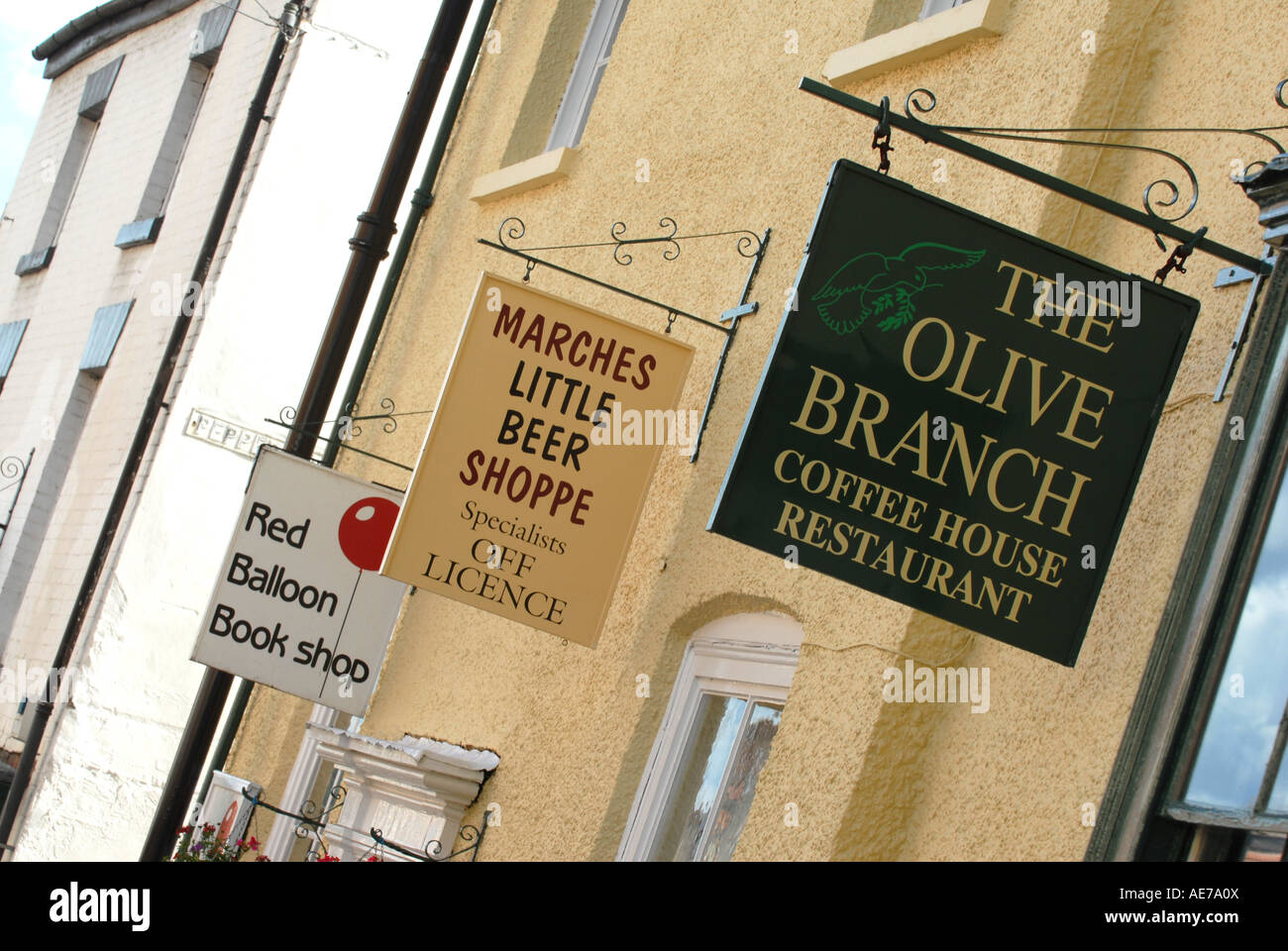 Ludlow signs hi-res stock photography and images - Alamy