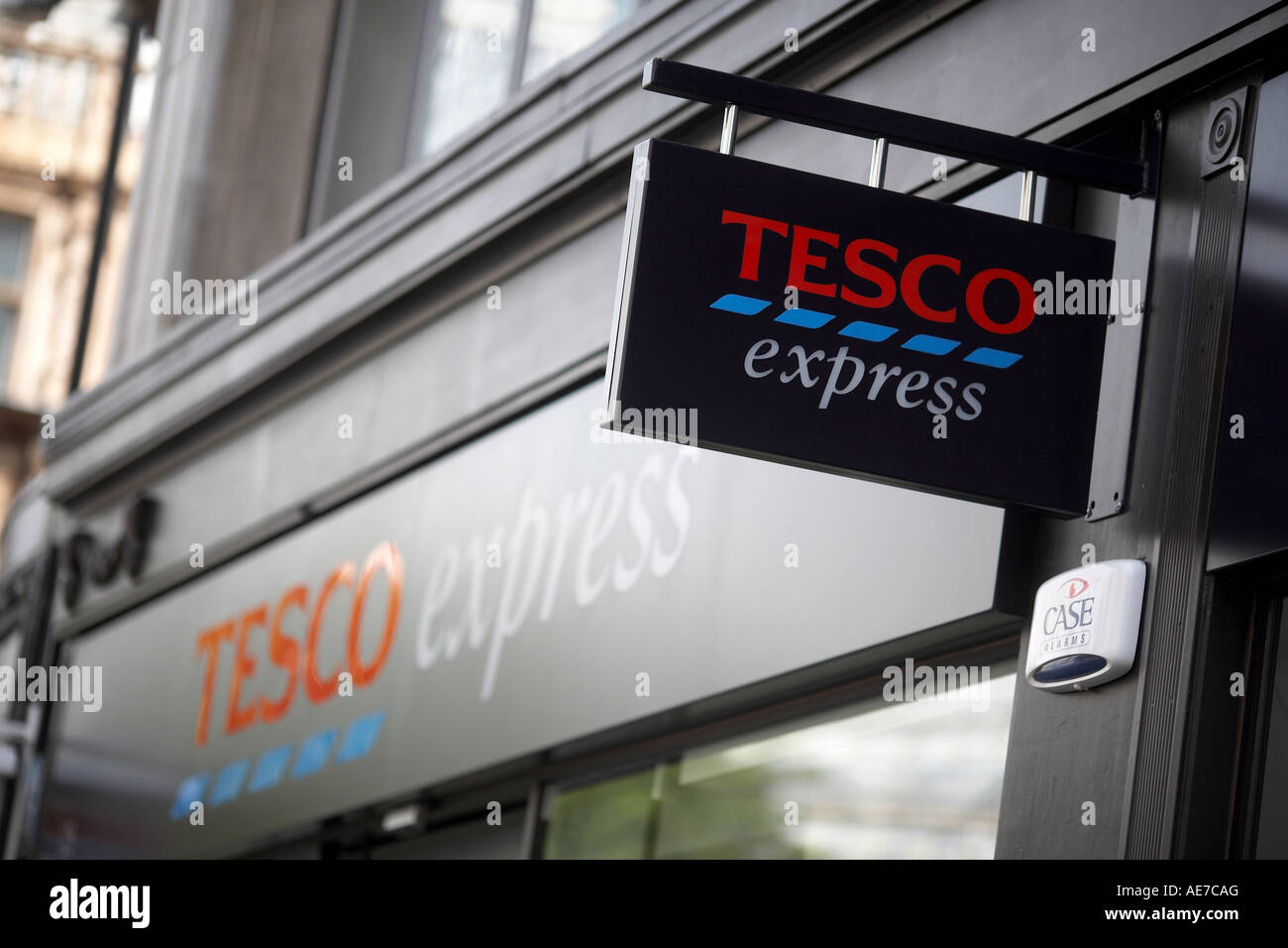 Tesco express food store sign hi-res stock photography and images - Alamy