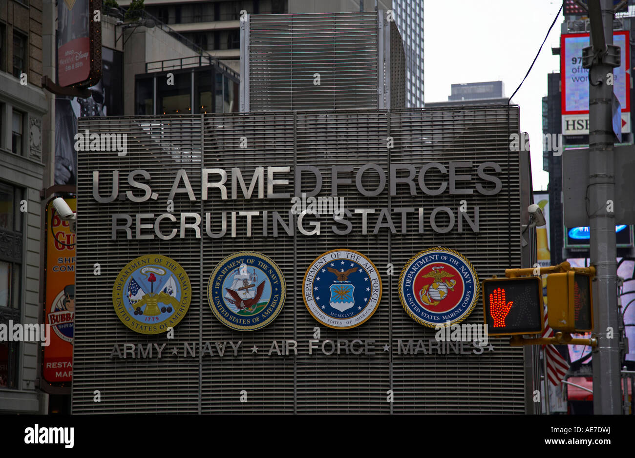 Army recruiting office sign hi-res stock photography and images - Alamy