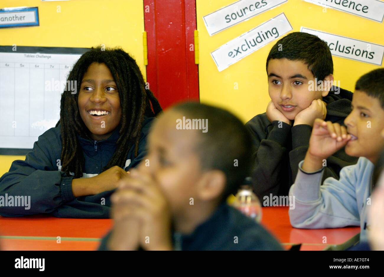 Multicultural classrooms hi-res stock photography and images - Alamy