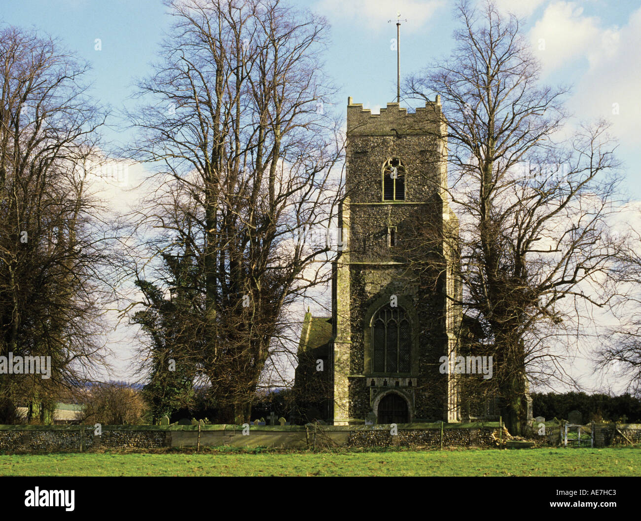 Suffolk village church hi-res stock photography and images - Alamy