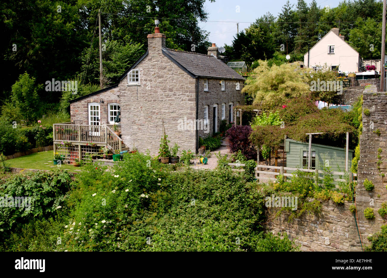 Riverside country cottage at Brynich Lock on the Mon Brecon Canal near ...