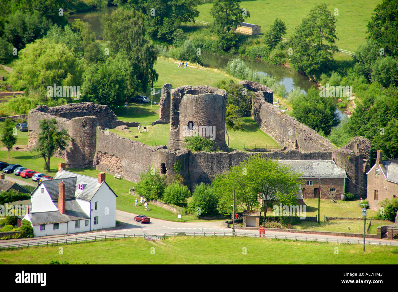 Skenfrith castle hi-res stock photography and images - Alamy