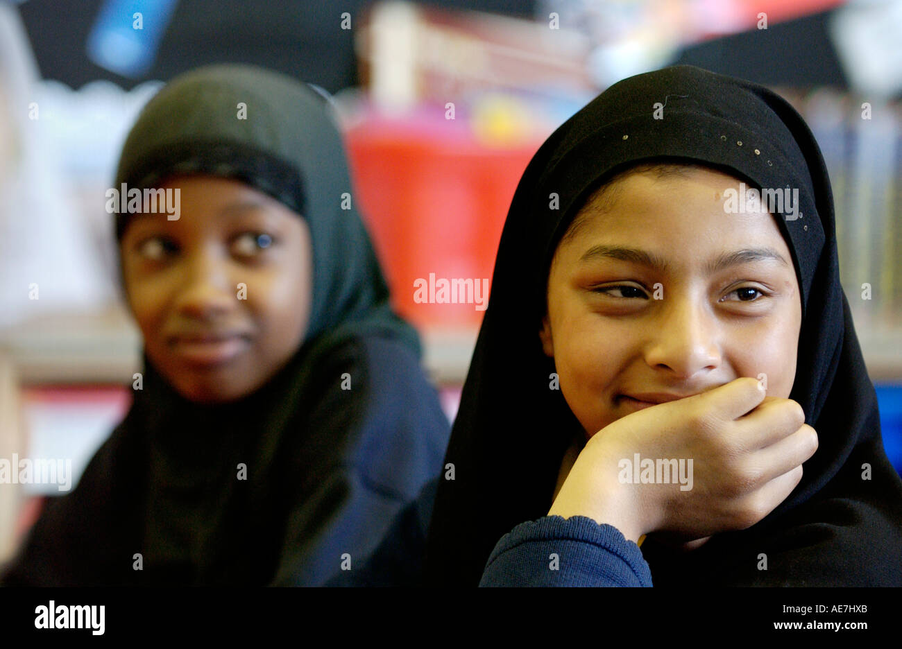 Multicultural uk school classroom hi-res stock photography and images ...