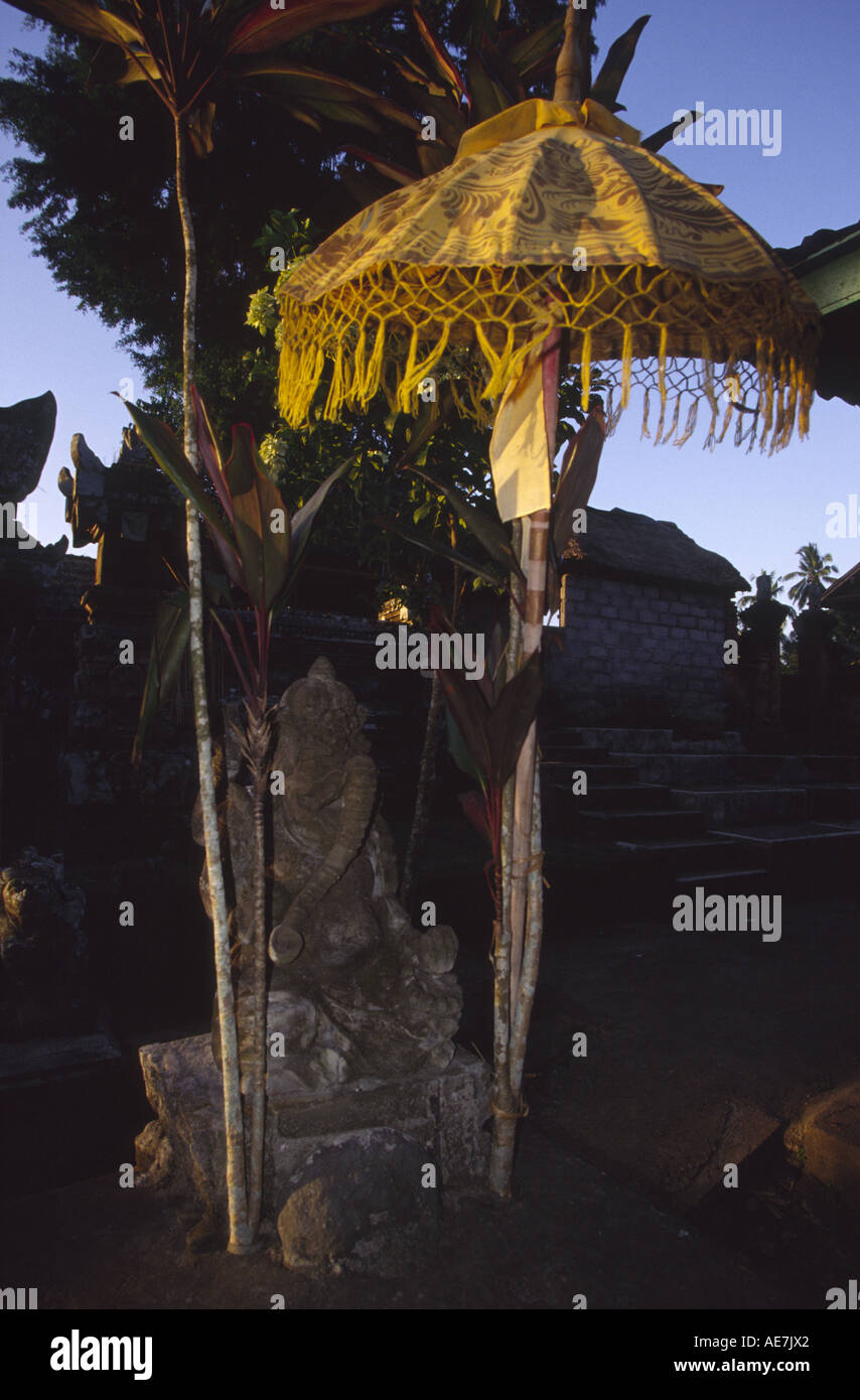 Traditional Balinese religious Shrine with statue Stock Photo - Alamy