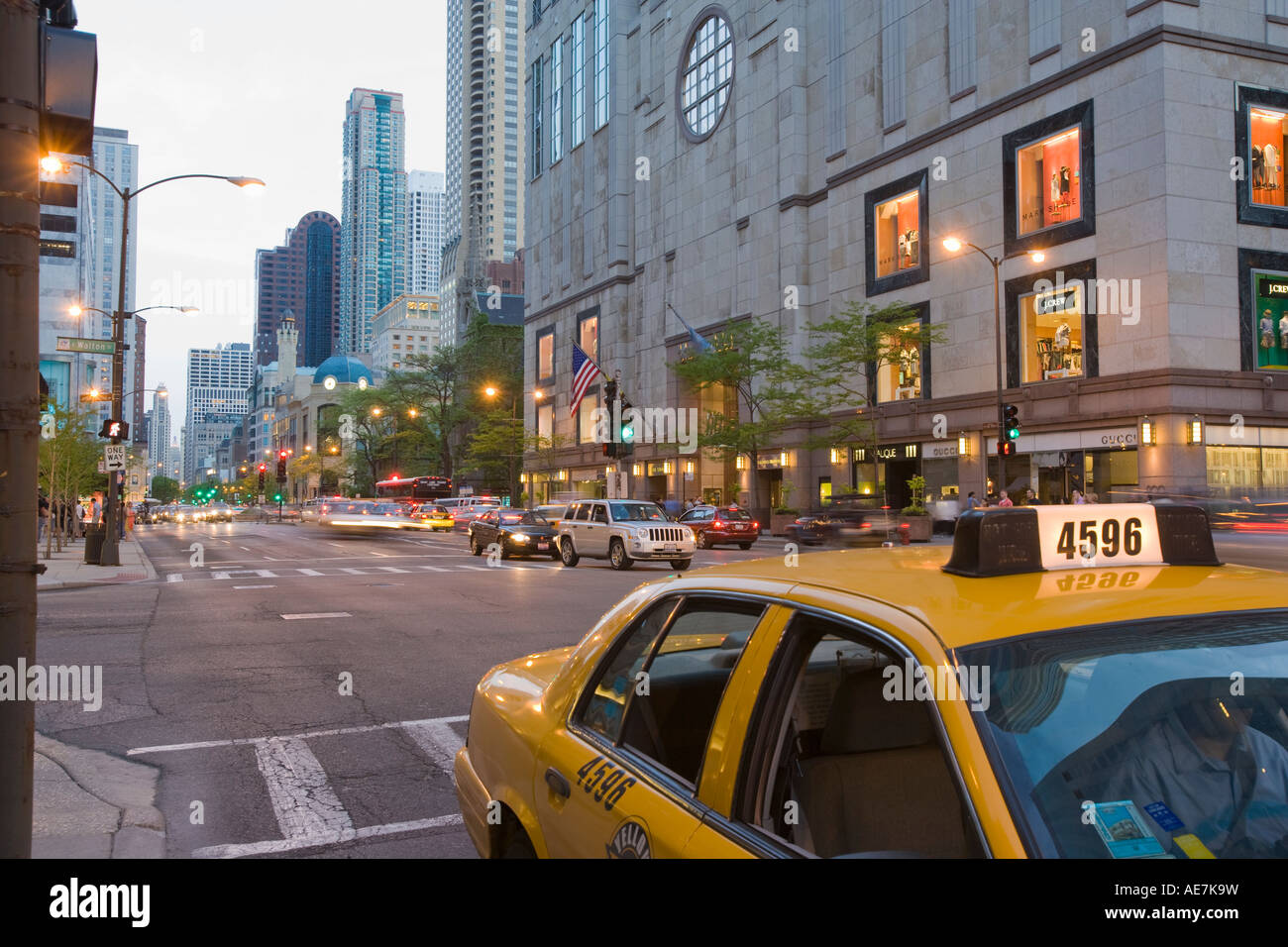 USA Illinois Chicago Michigan Avenue Magnificent Mile Stock Photo - Alamy