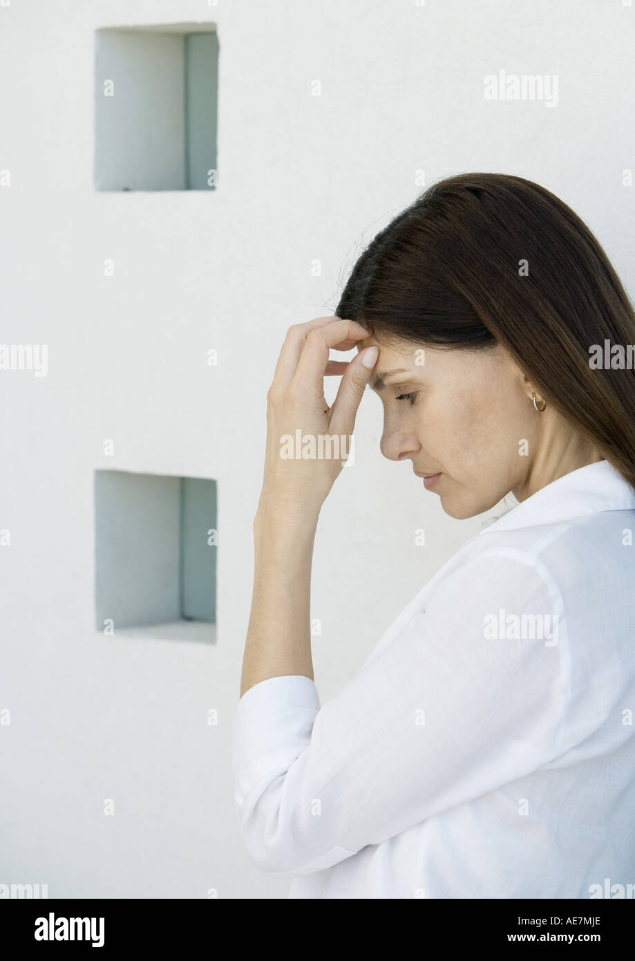 Heads in window with reflection hi-res stock photography and images - Alamy