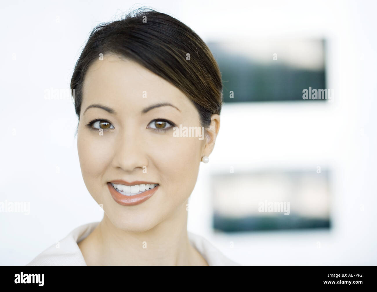 Back of peoples heads hi-res stock photography and images - Alamy