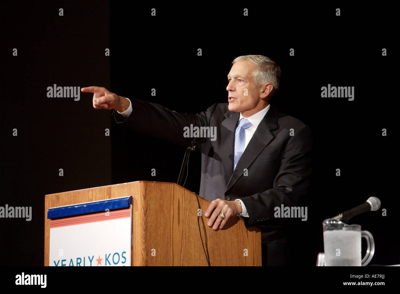 Wesley clark hi-res stock photography and images - Alamy