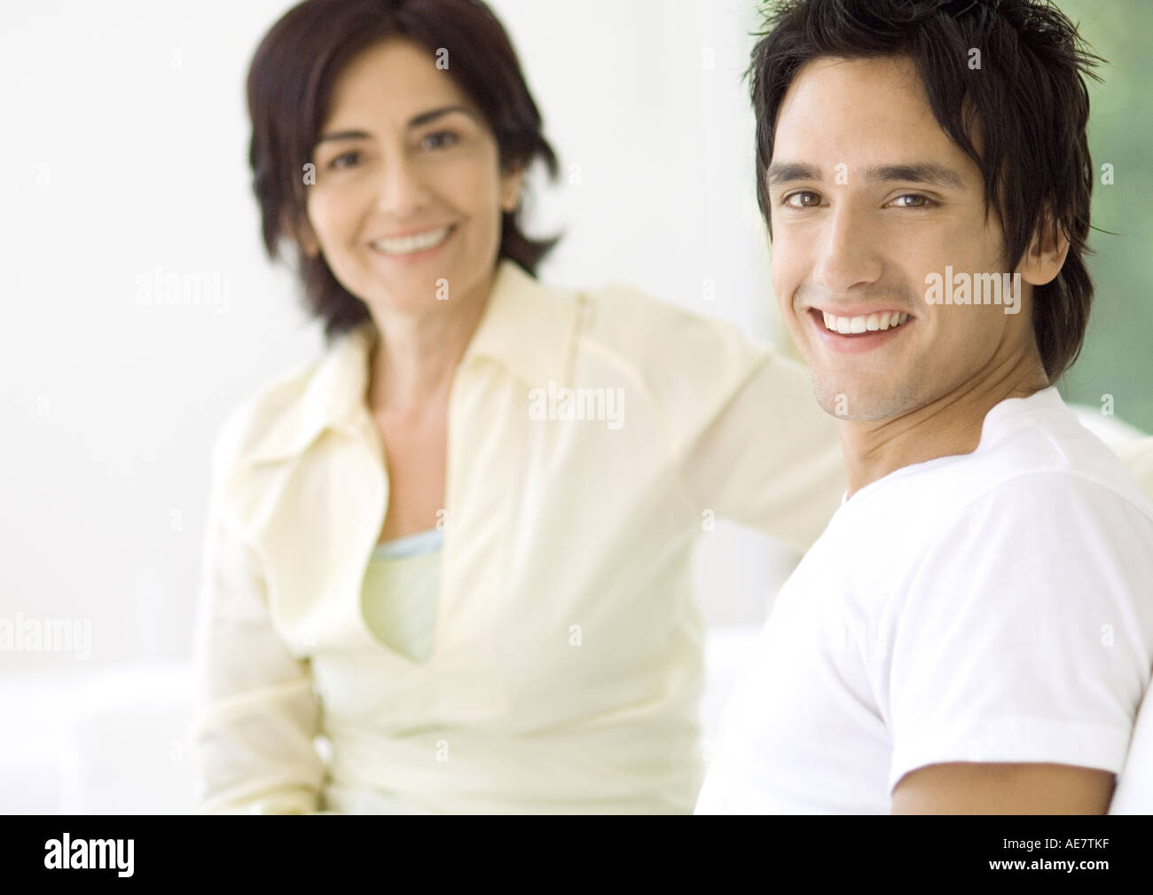 Family grandparents parents teens hi-res stock photography and images ...