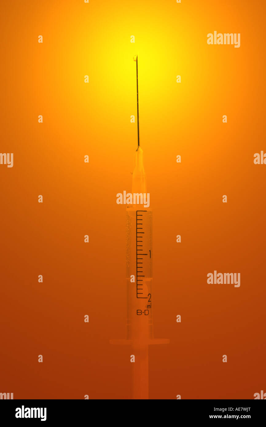 injection with drops on the needle Stock Photo - Alamy