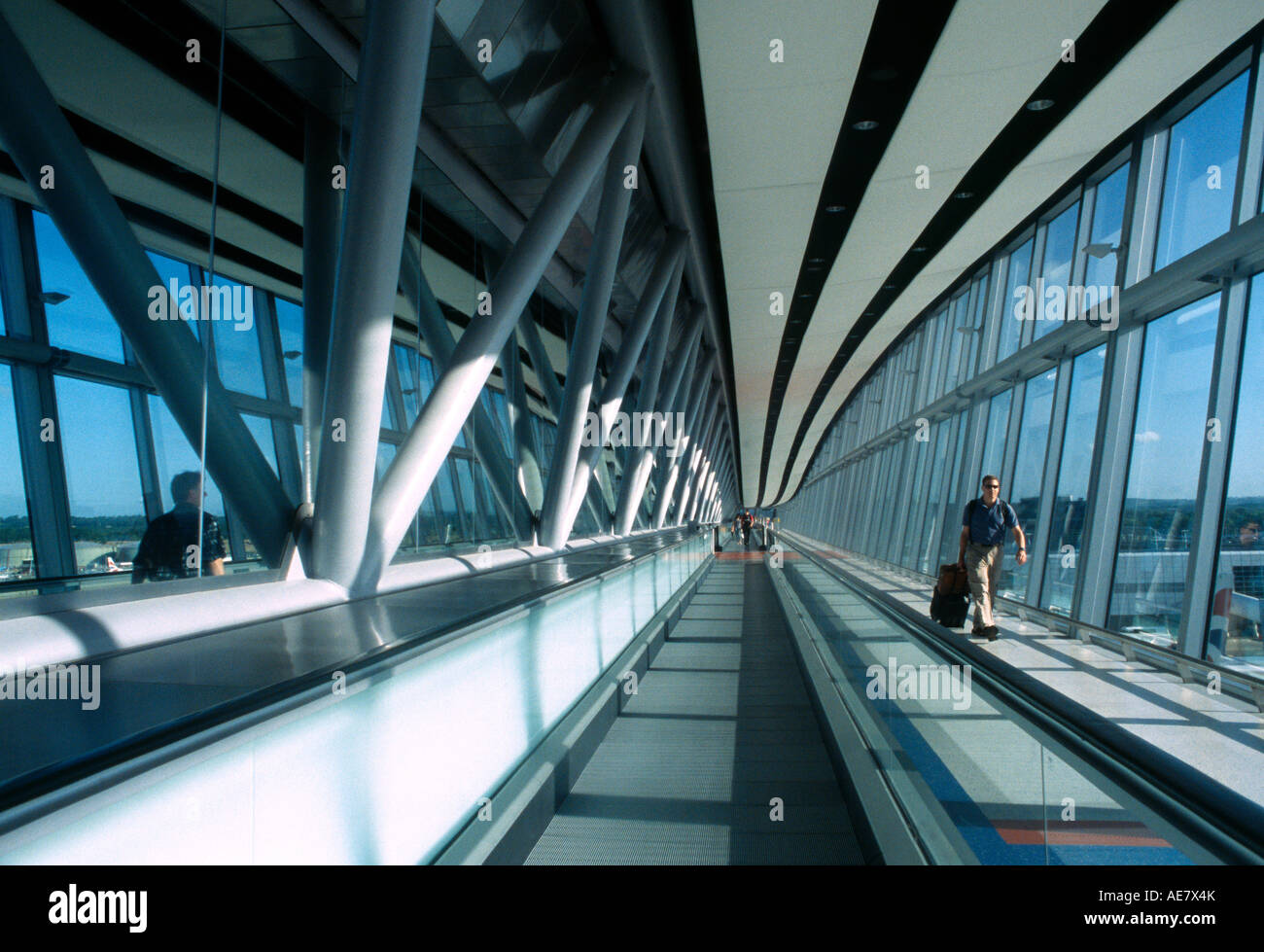 Bridge gatwick airport hi-res stock photography and images - Alamy
