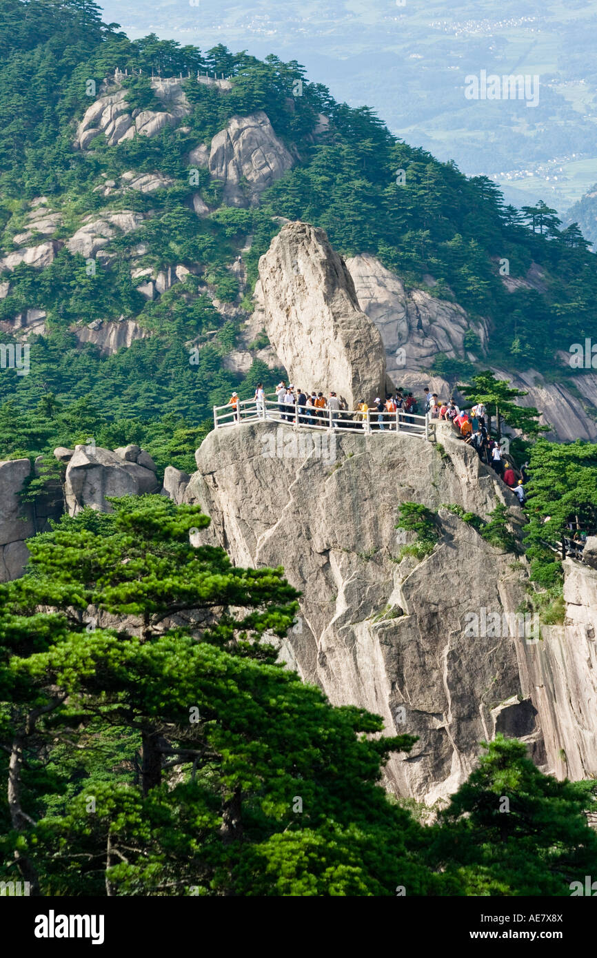 Flying Rock Huangshan Mountains China Stock Photo - Alamy