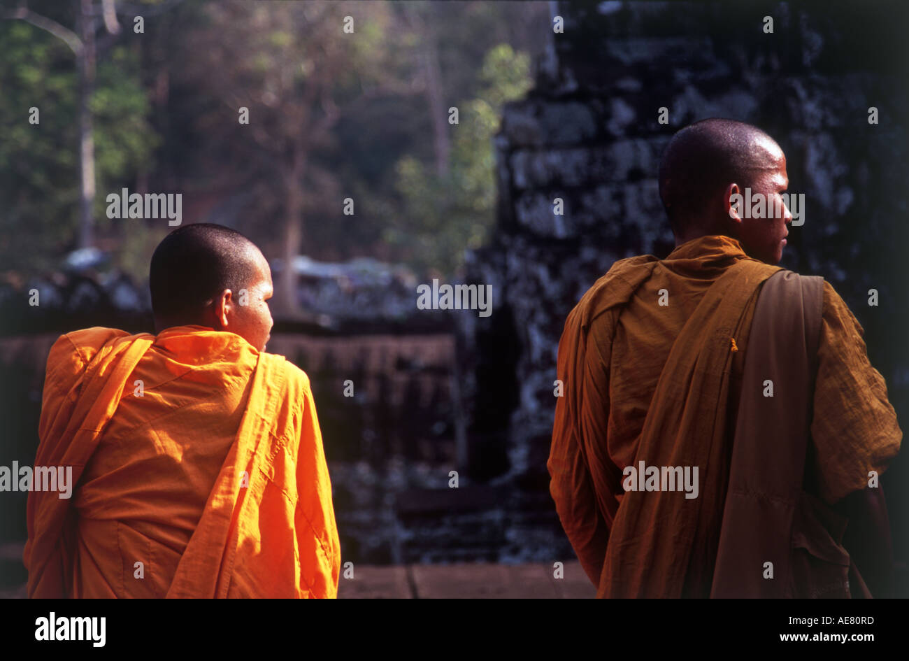 Religous monks hi-res stock photography and images - Alamy