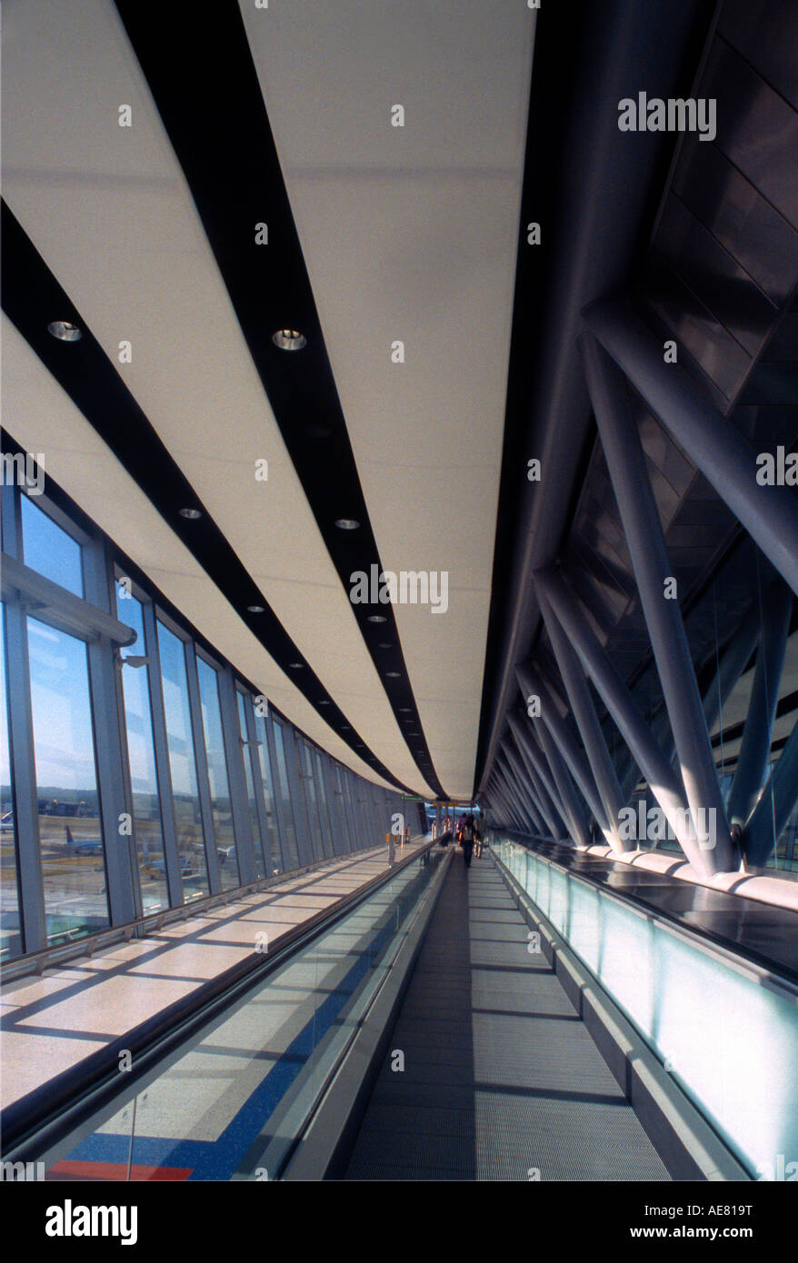Gatwick airport air bridge hi-res stock photography and images - Alamy