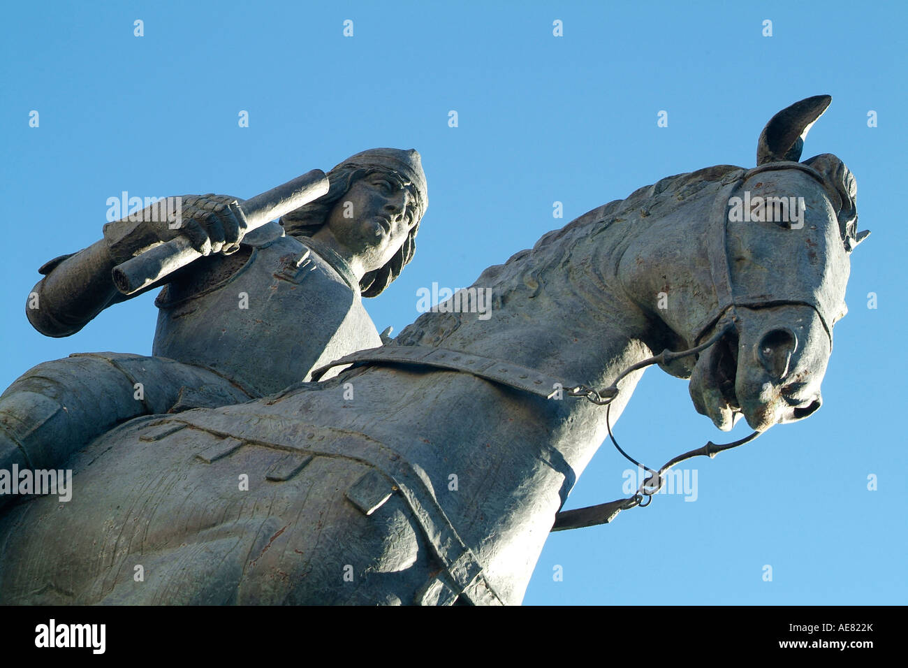 King fernando i statue hi-res stock photography and images - Alamy