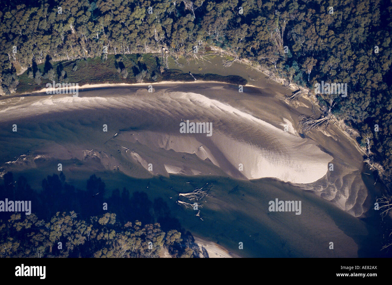 Shallow river edge hi-res stock photography and images - Alamy
