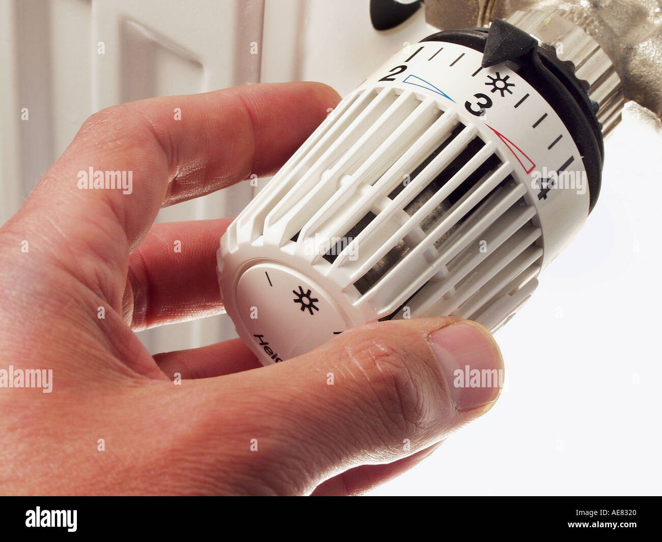 Using thermostat hi-res stock photography and images - Alamy