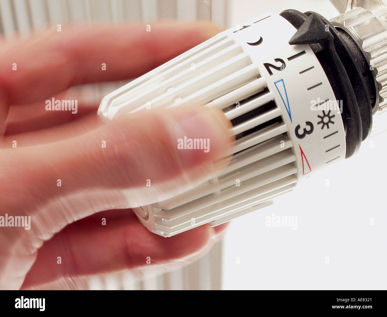 Using thermostat hi-res stock photography and images - Alamy