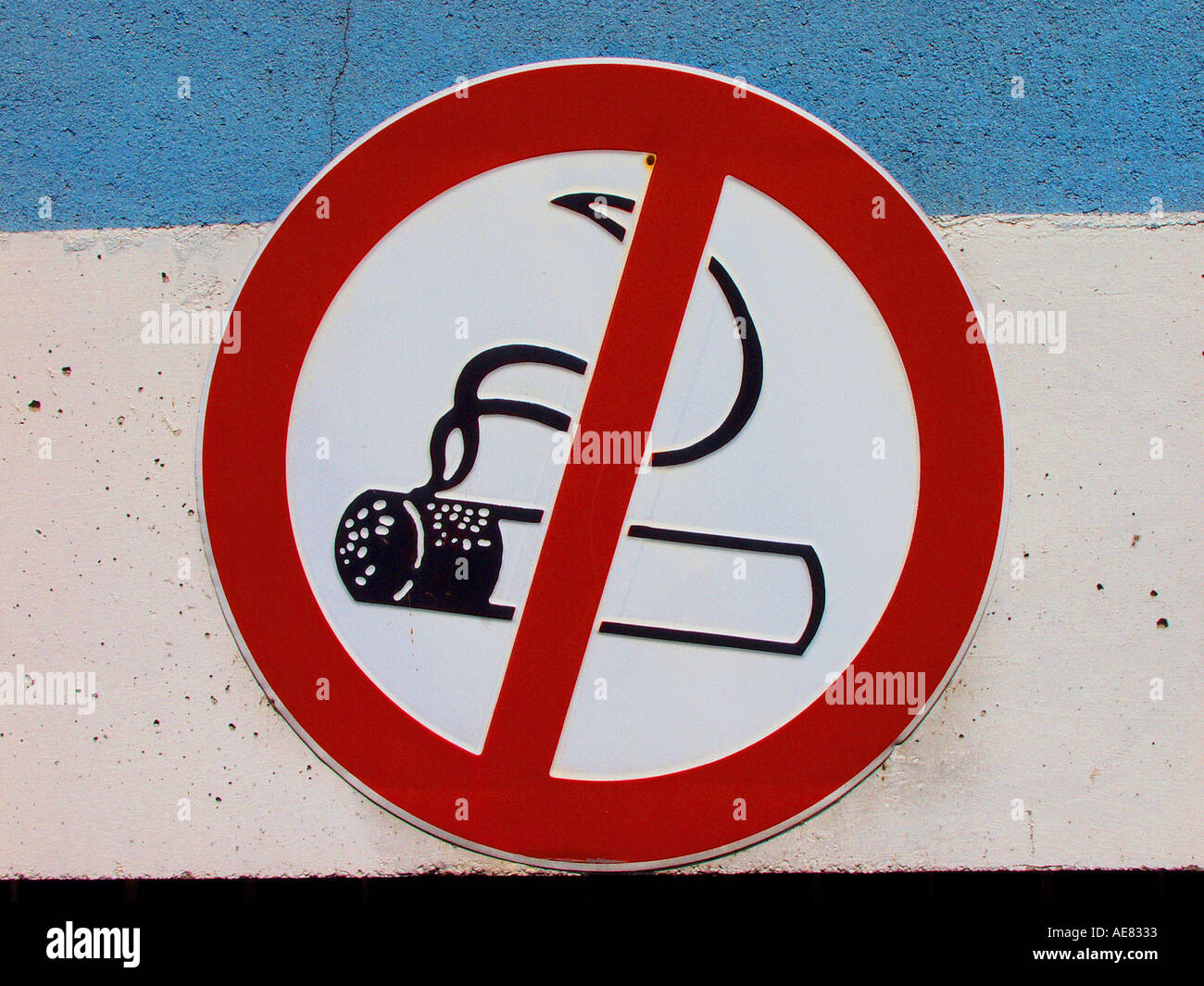 Close-up of No Smoking sign board Stock Photo - Alamy
